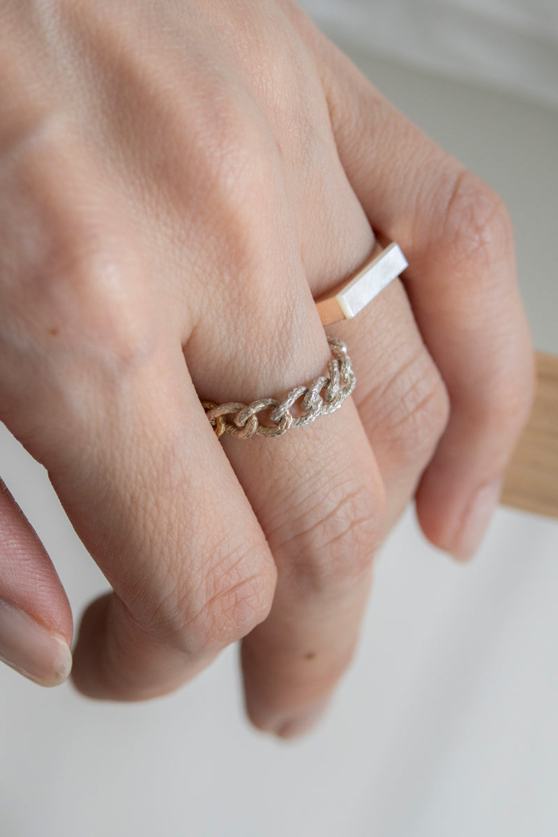 simmon 10K & NARROW SHELL SIGNET RING CUT 白蝶貝リング – patchouli